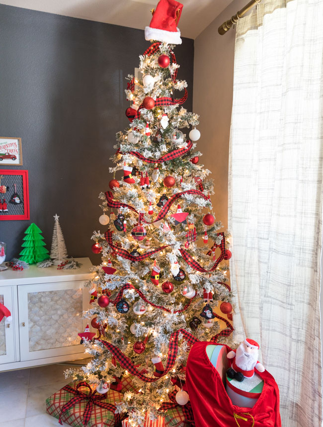 7 DIY Santa Decorations You Can Make - Design Improvised